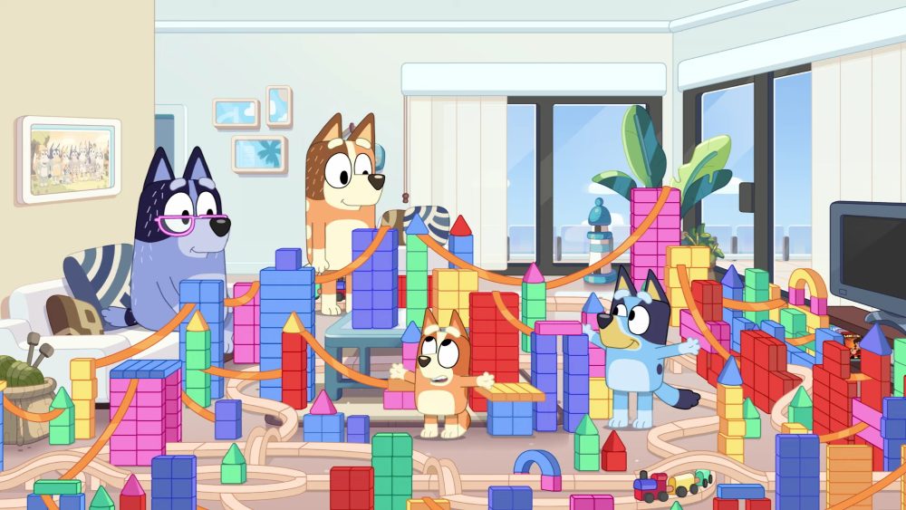 Watch: Disney+ Sneak Peeks New 'Bluey Minisodes' with "Blocks" Clip ...