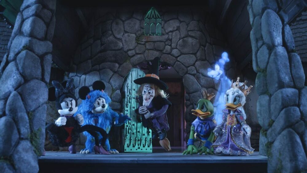 David H. Brooks Takes Us Behind the Scenes of His Spooktacular ‘Mickey ...